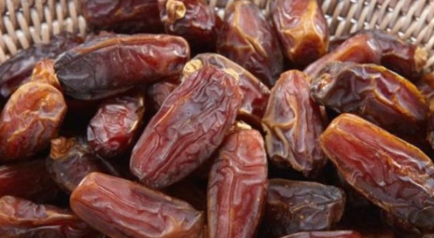 Disa kuriozitete për hurmat Arabe dhe dobitë e panumërta që i sjellin ...