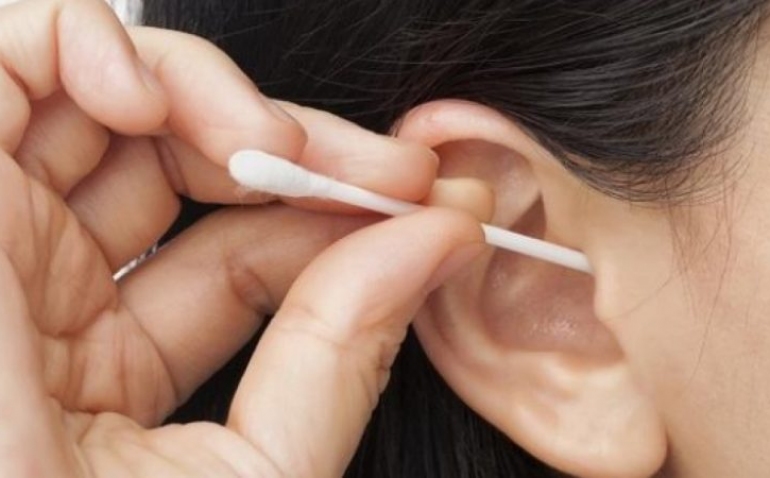 Pse nuk duhet t’i pastroni veshët me kruajtëse? - Keshilla.NET